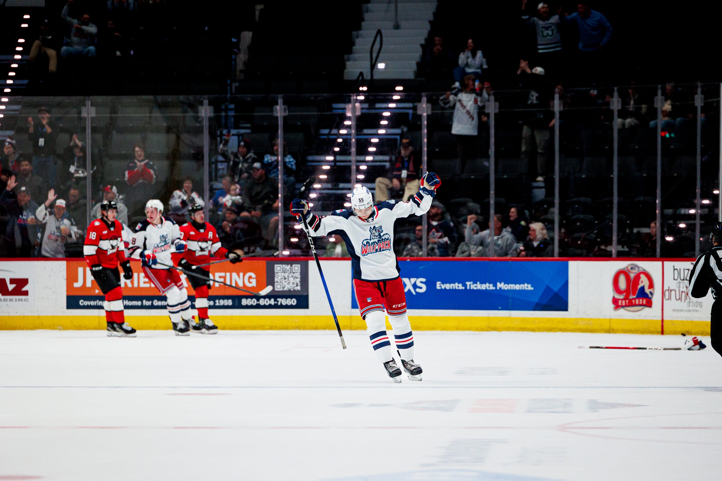 Perreault, Dowling Lead Wolf Pack to 4-1 Win Over Checkers